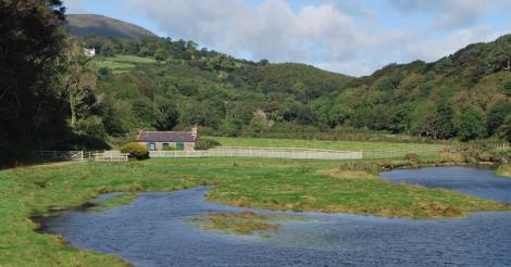 Glen Cornaa short coastal walk: to Port Cornaa