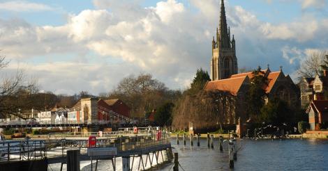Marlow walk: along the Thames riverbanks